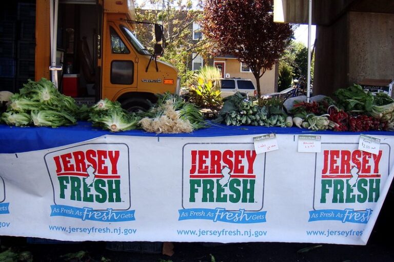 Pick these Philly farmers markets for produce, baked goods and more